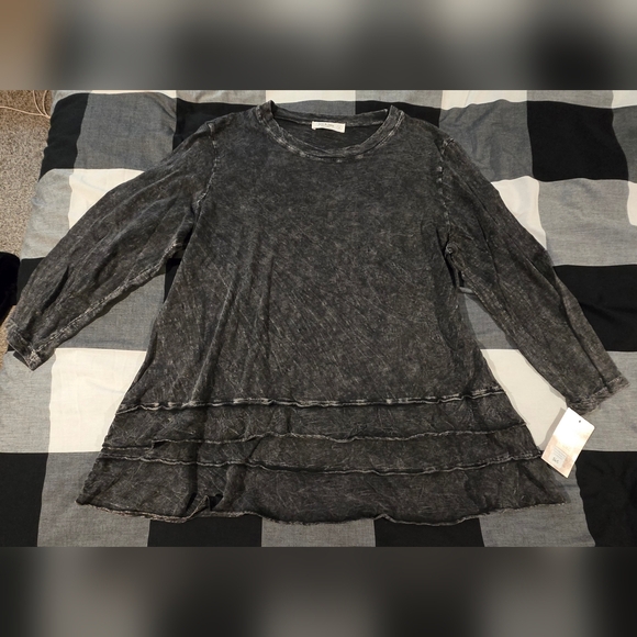 Jess & Jane | Tops | Jess Jane Heathered Black Ruffled Longsleeve Top ...